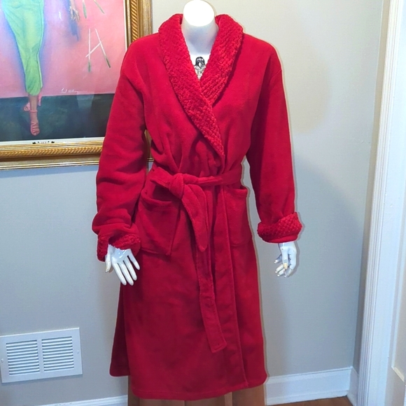 Kim Rogers | Intimates & Sleepwear | Kim Rogers Red Plush Robe | Poshmark